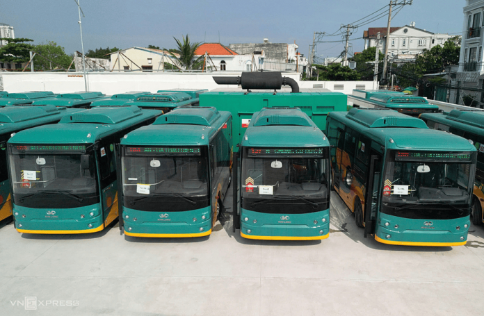 Thông tin giá vé, tuyến chạy xe bus TpHCM mới nhất 2025